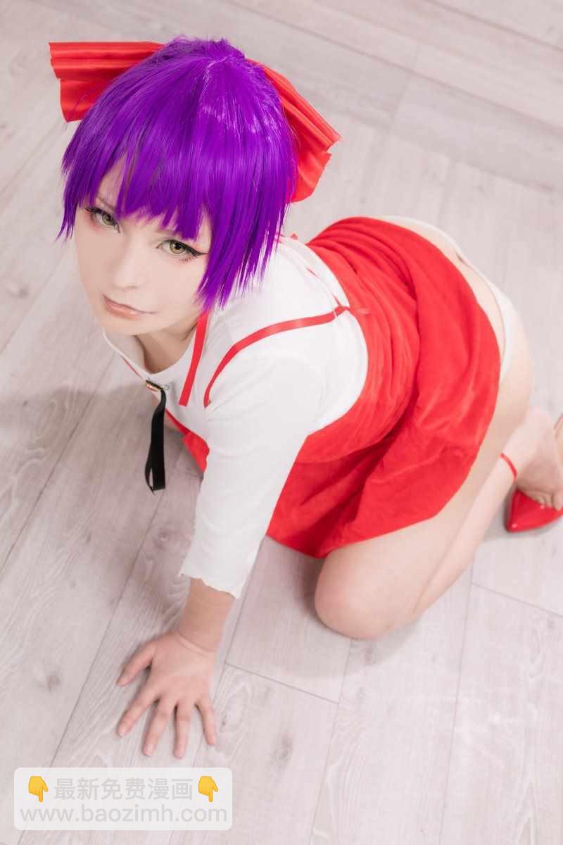 露出胖次 猫娘cos 摆出讨厌的表情露出胖次 包子漫画